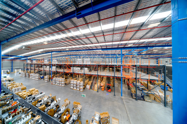 Optimizing Auto Parts Fulfillment with Mezzanines & Conveyors