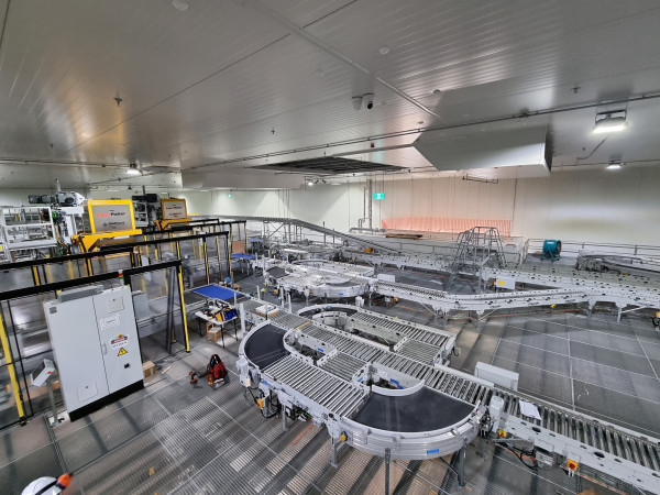 How a top-loading ASRS grid supports rapid growth in e-commerce