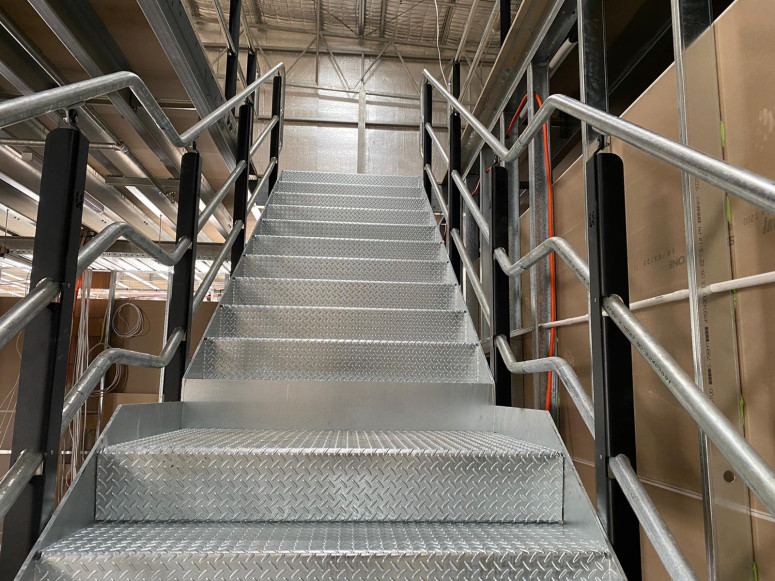 Mezzanine Staircase - Unistor