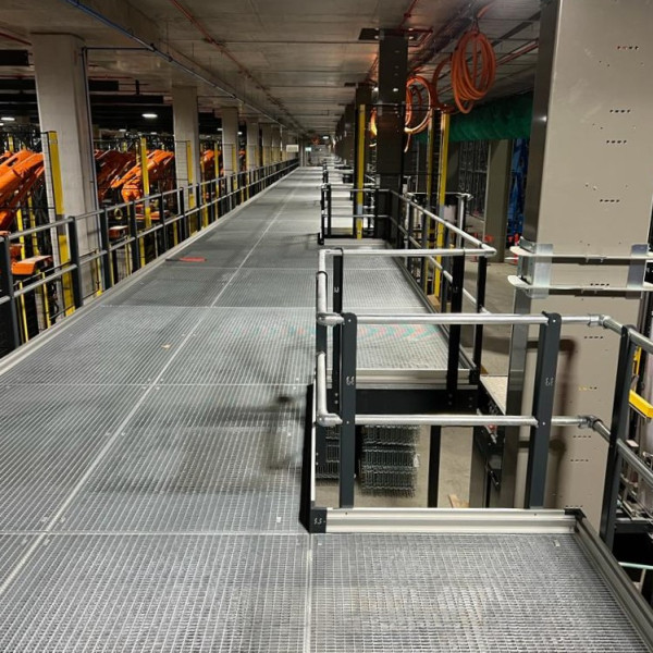 How Warehouse Walkways Enhance Safety & Efficiency | Unistor